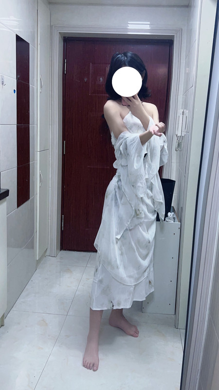 254622 E0 EC40 49 F7 BC40 BD990 C9 F137 F — Postimages