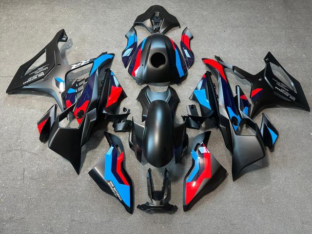 S1000RR 2025: Montaggio Carene After Market per uso promiscuo strada ...