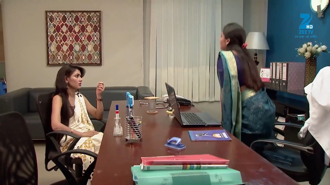 Hot Serial actress navel show in greens saree kumkum bagya x264 mkv ...