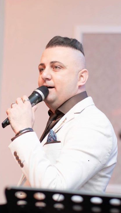 Classify Assyrian singer Adkar