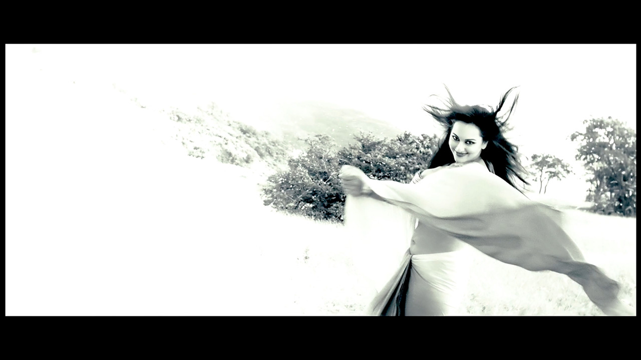 Sonakshi SInha Hot 4k Son Of Sardar mp4 snapshot 00 43 483 — Postimages