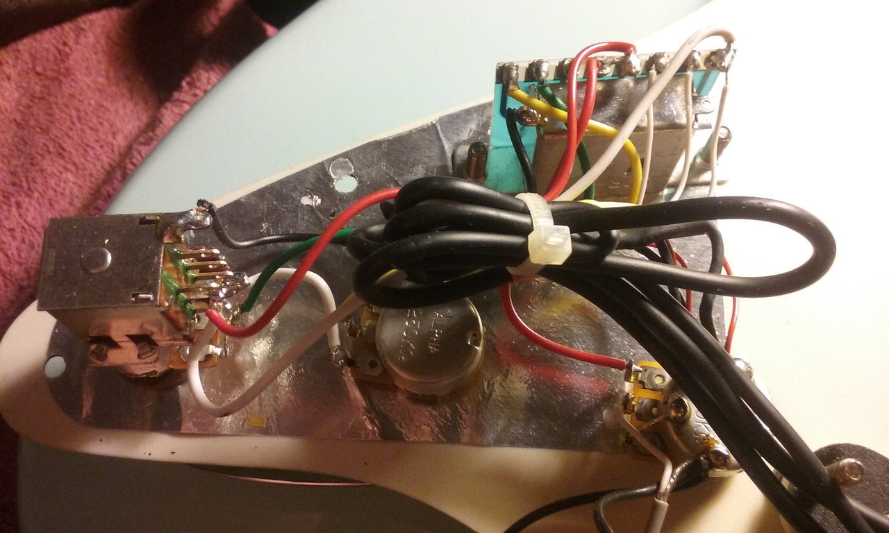 7 sound Strat with master volume and master tone | GuitarNutz 2