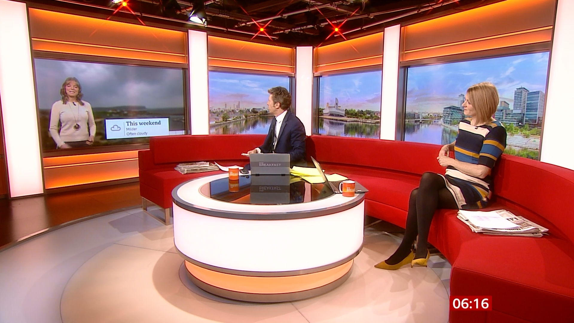 Breakfast BBC ONE HD 2020 11 28 ts snapshot 00 21 17 [2020 11 28 09 42 ...