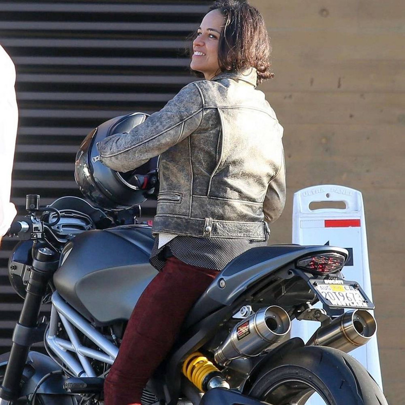 Michelle Rodriguez Riding her motorcycle in Malibu 12 39122 99903 ...