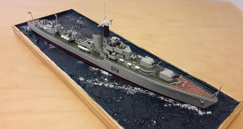 Frog Battle Class Destroyer: HMS Hogue D74 - Ready for Inspection ...