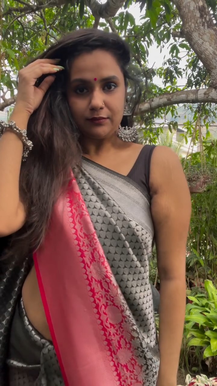 hot kannada aunty deep big navel in red saree mp4 snapshot 00 02 204 — Postimages
