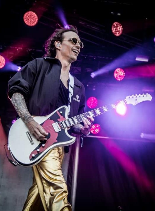 Justin Hawkins offset - Guitar Discussions on theFretBoard