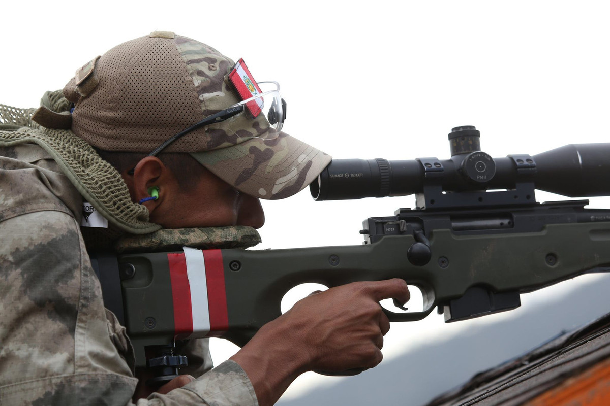 Fuerzas Comando Chile Sniper Event A005 — Postimages