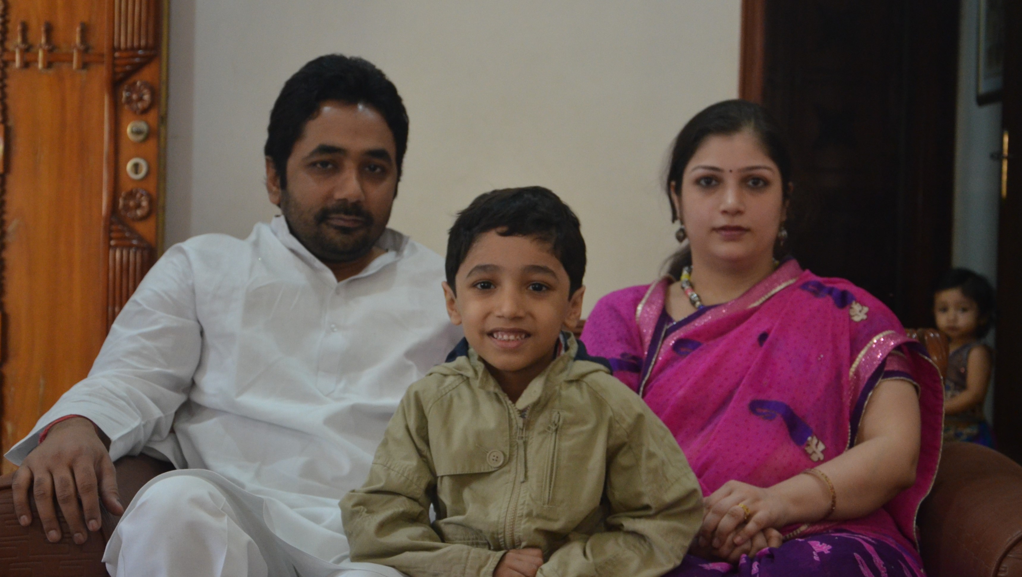 A photograph of Shri Rajiv Vora with Smt Deepali Vora by renowne — Postimages