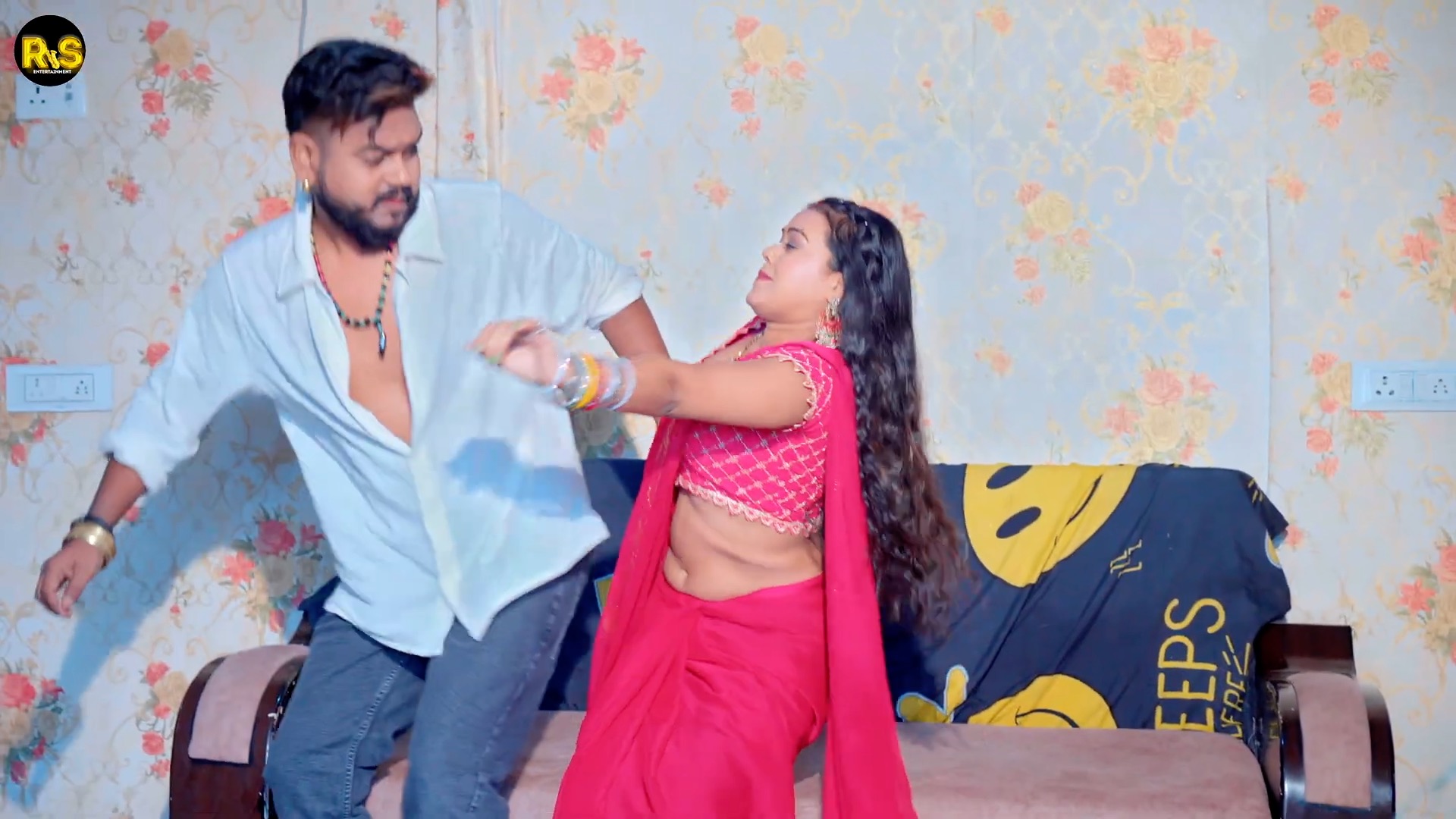 Divya Yadav 2 4 — Postimages