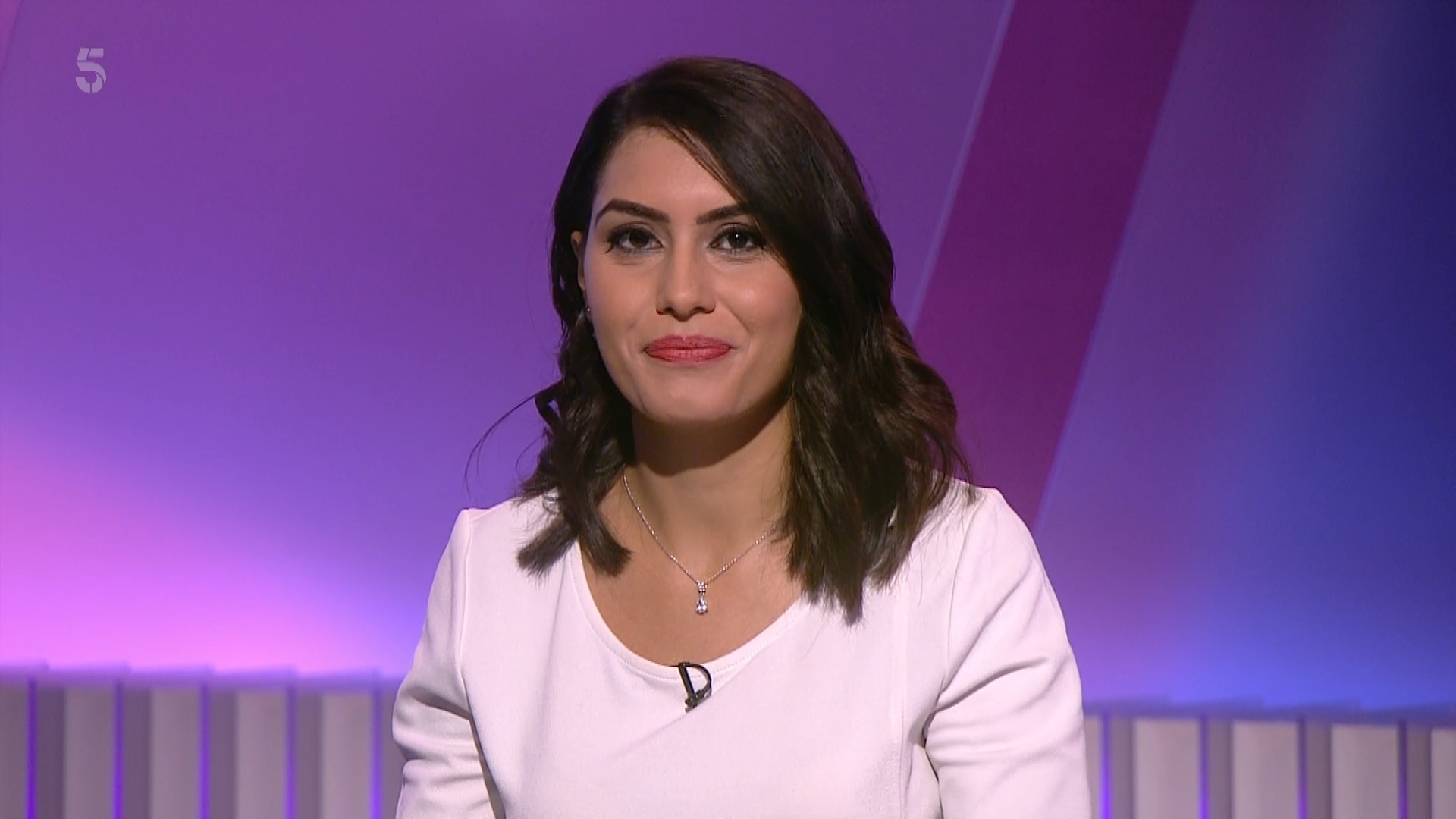 5 News at Lunchtime Channel 5 HD 2021 07 08 ts snapshot 07 19 501 ...