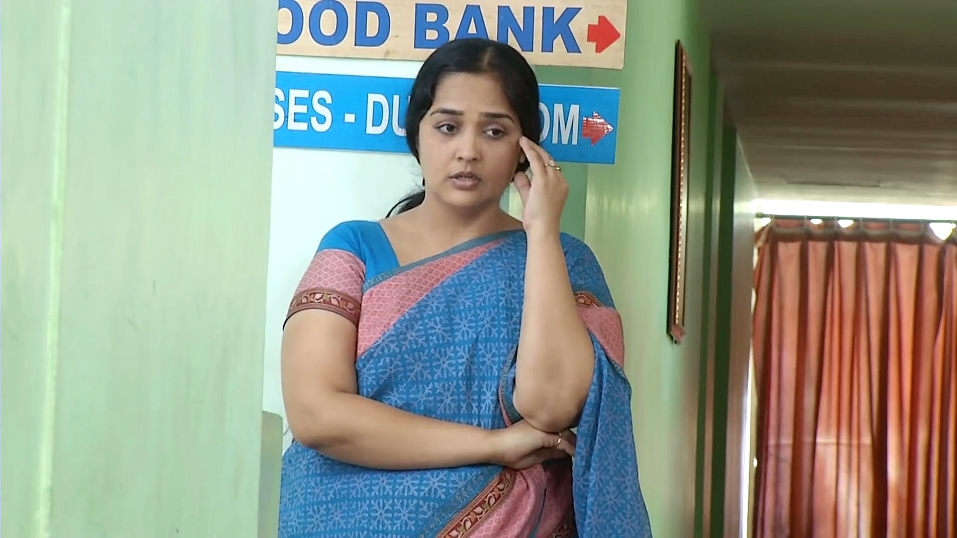 Young fleshy Meena Kumari Sexy Rare Navel Slips in Blue Saree mp4 snapshot 00 08 373 — Postimages