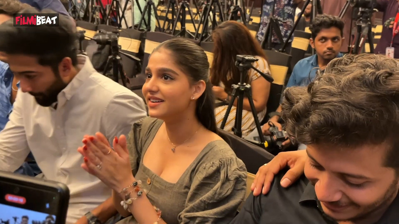 Anaswara Rajan Cute Boobs and Wide Cleavage show mp4 snapshot 00 30 278 — Postimages