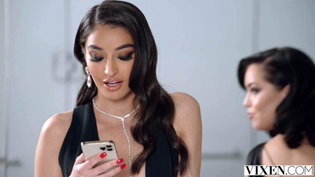 Kenzie Anne Emily Willis Alina Lopez Breaking Through Vixen Mp4 0001