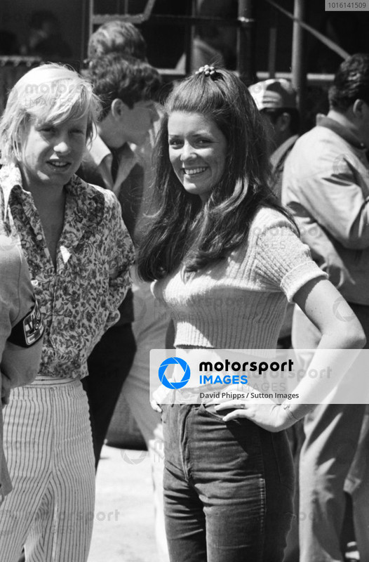 vintage gridgirls5409 Lynne Oliver Mexico 1969 — Postimages