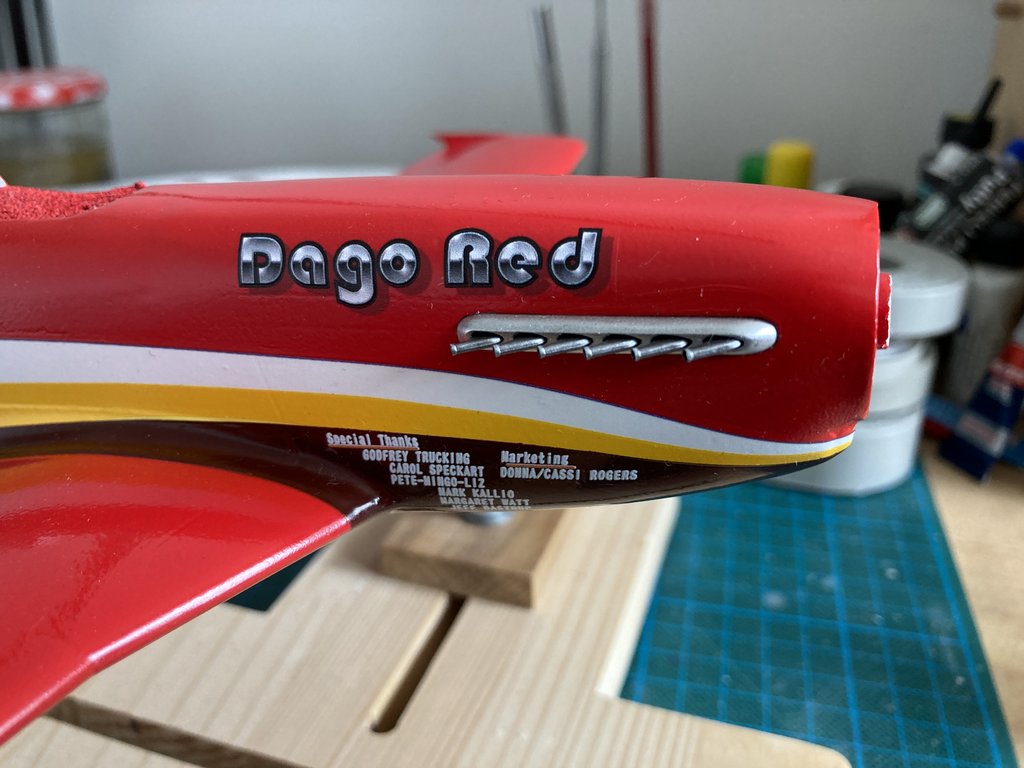 P-51 Racer conversion (Dago Red - Revell 1/32) and refurbishing (Strega ...