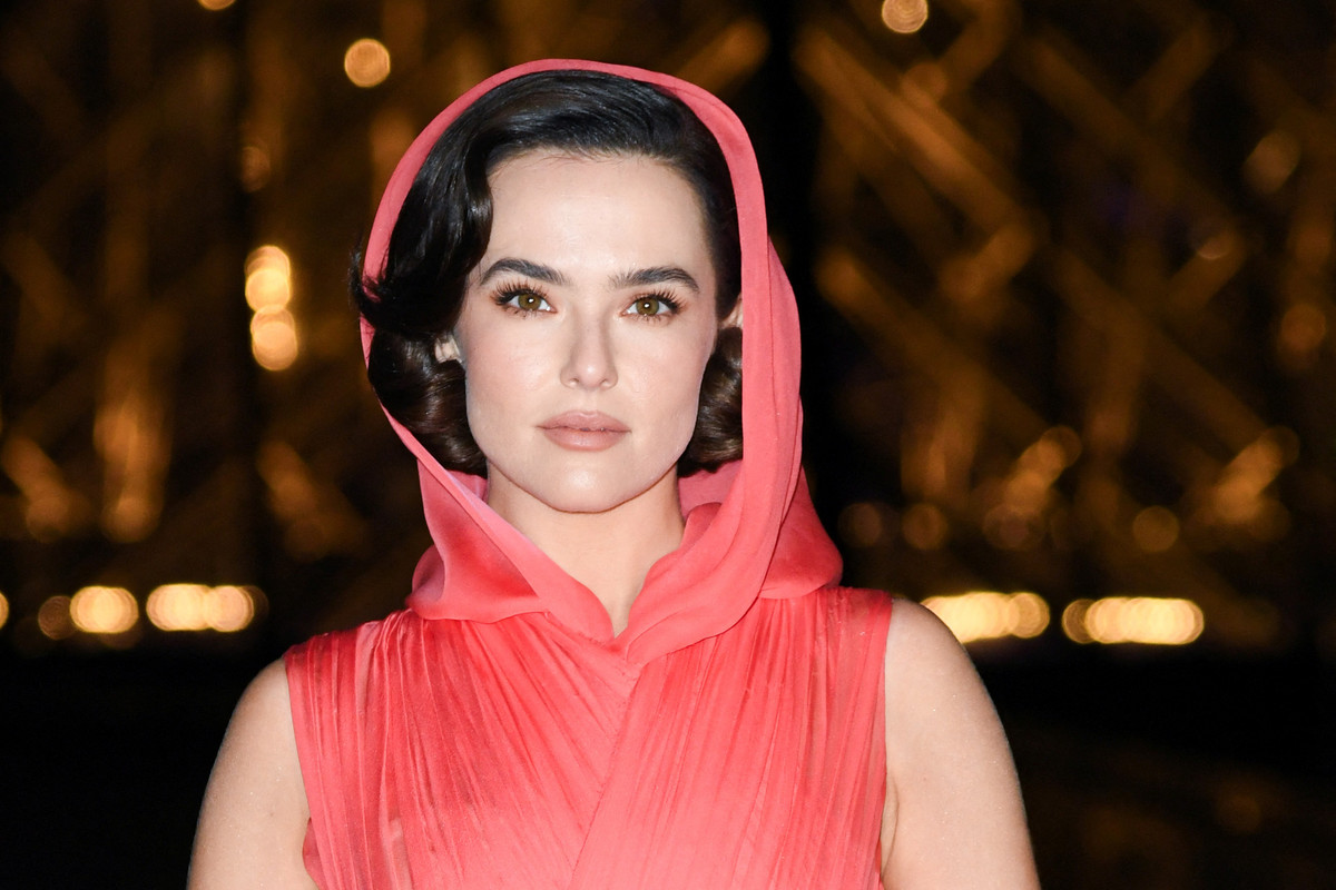 Zoey Deutch 014 — Postimages