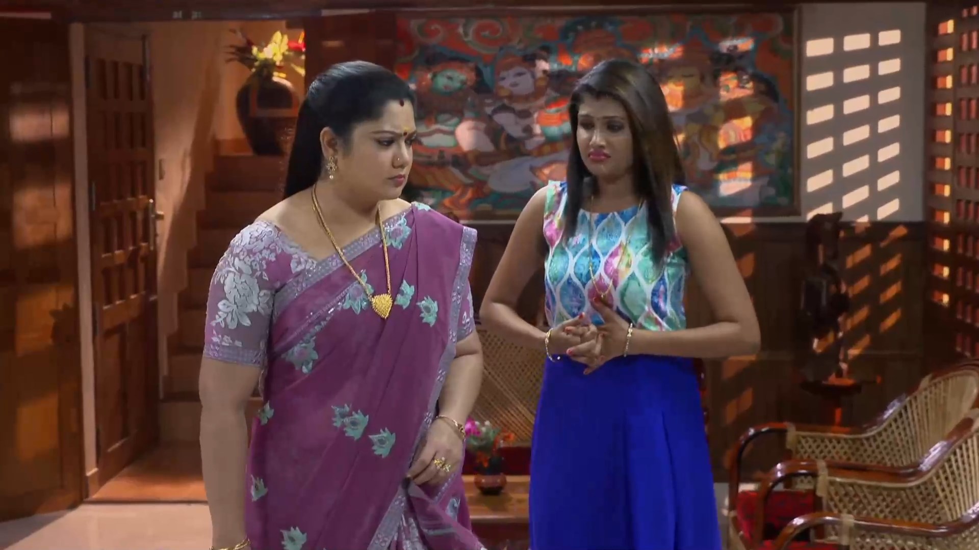 Yuvarani Saree sideview mkv snapshot 00 15 474 — Postimages