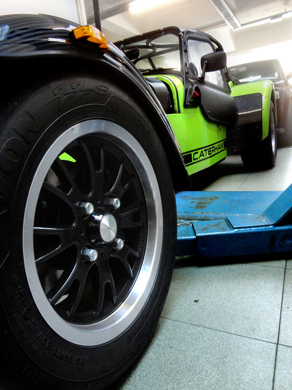 CATERHAM 485 R AZS1903 Bd2 — Postimages