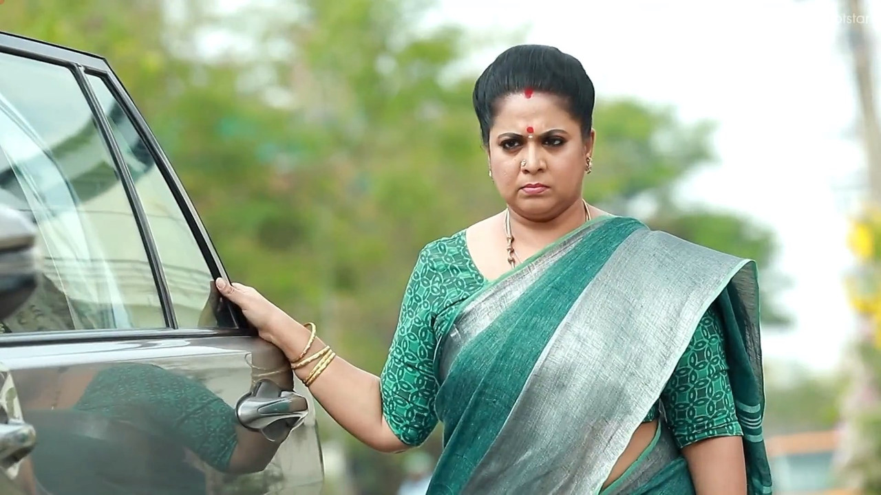 Roopashree Navel Slip in Green Saree mkv snapshot 00 05 803 — Postimages