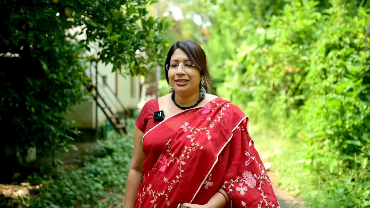 Lekshmi Nair Sexy Huge round Ass Nipple Pokie, Tummy Fold and Navel ...