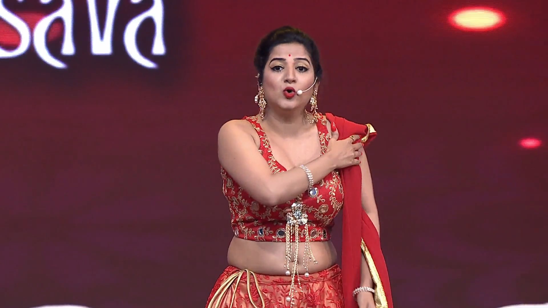 Kannada TV Anchor Anushree Big Deep Open Navel Show mp4 snapshot 00 09 ...