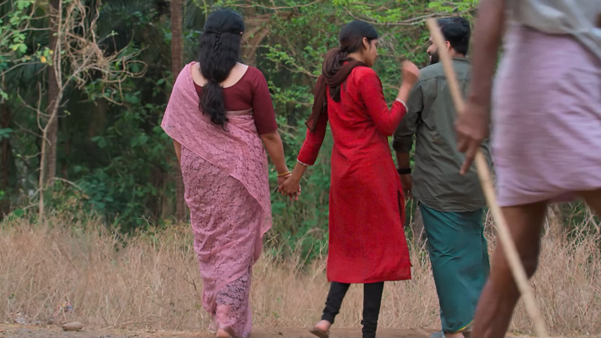 Beautful Meera Nair Rare slight Navel Show in pink Saree mp4 snapshot ...