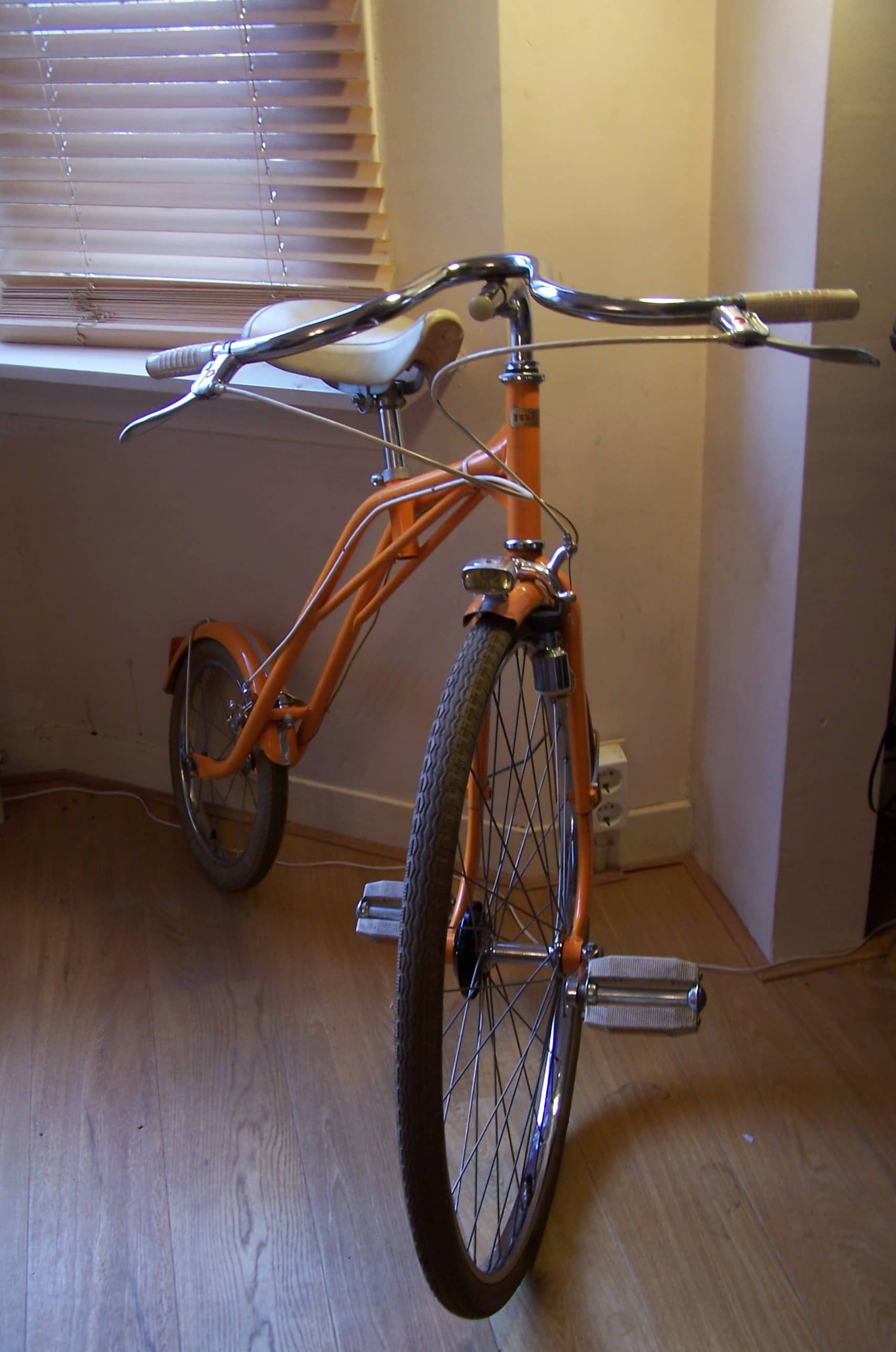 100 1825 — Postimages