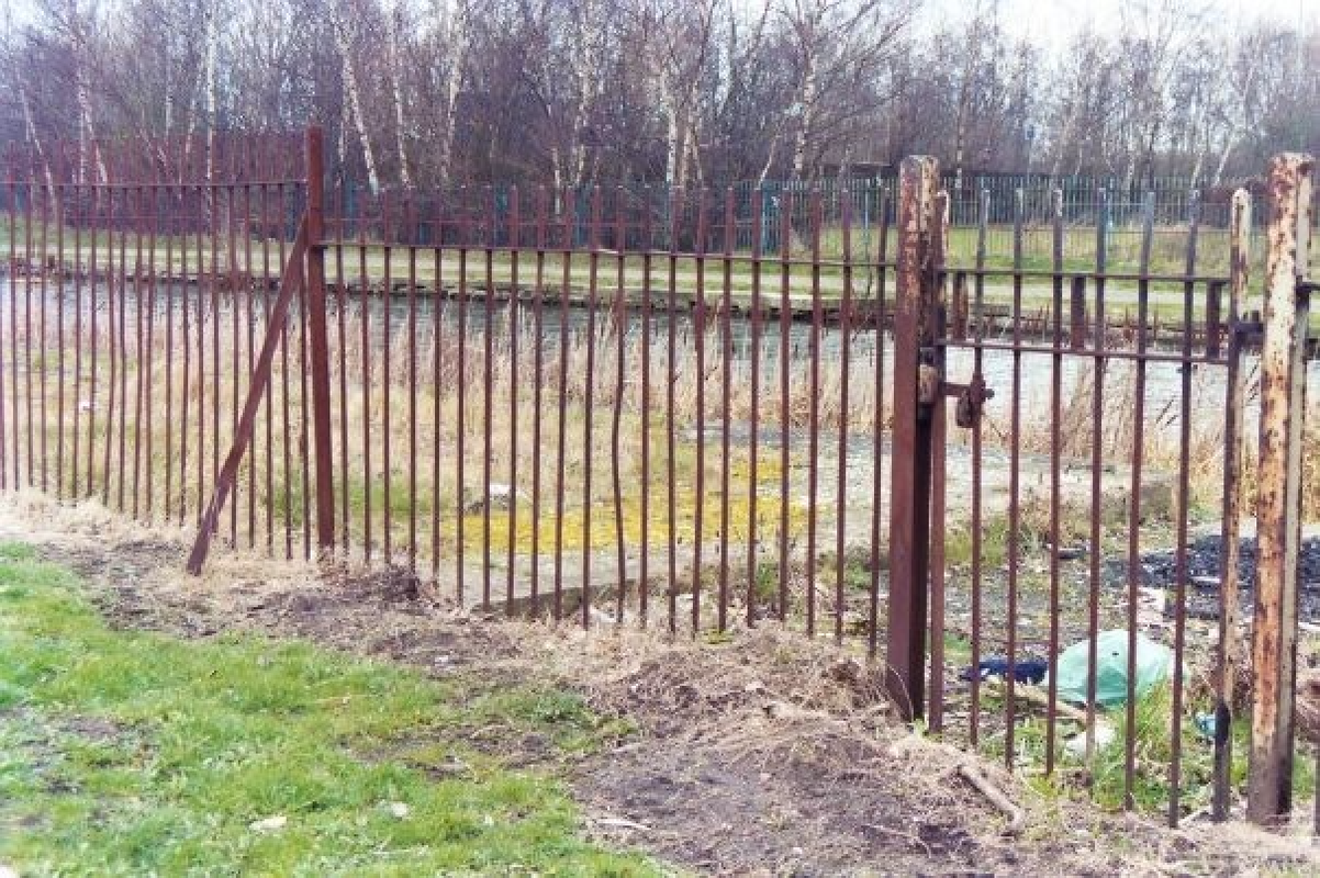 Ex barges shed — Postimages