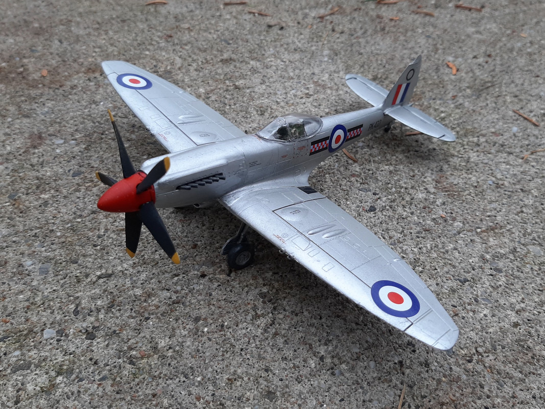 Airfix Spitfire F.22 1/72 - The Unofficial Airfix Modellers' Forum