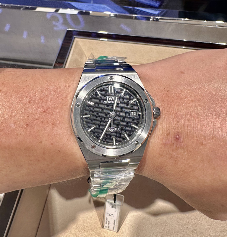 Integrated bracelet sport watches...I think I finally get it now ...