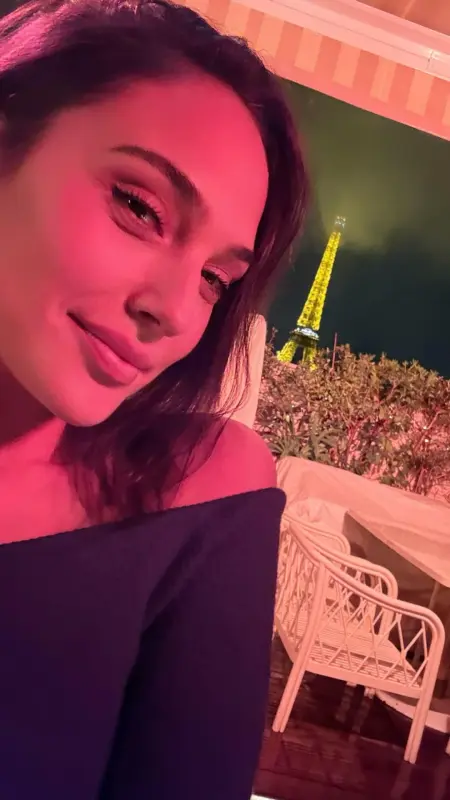 looking gorgeous in paris ig story 9 30 2024 v0 aamkodmyg2sd1 — Postimages