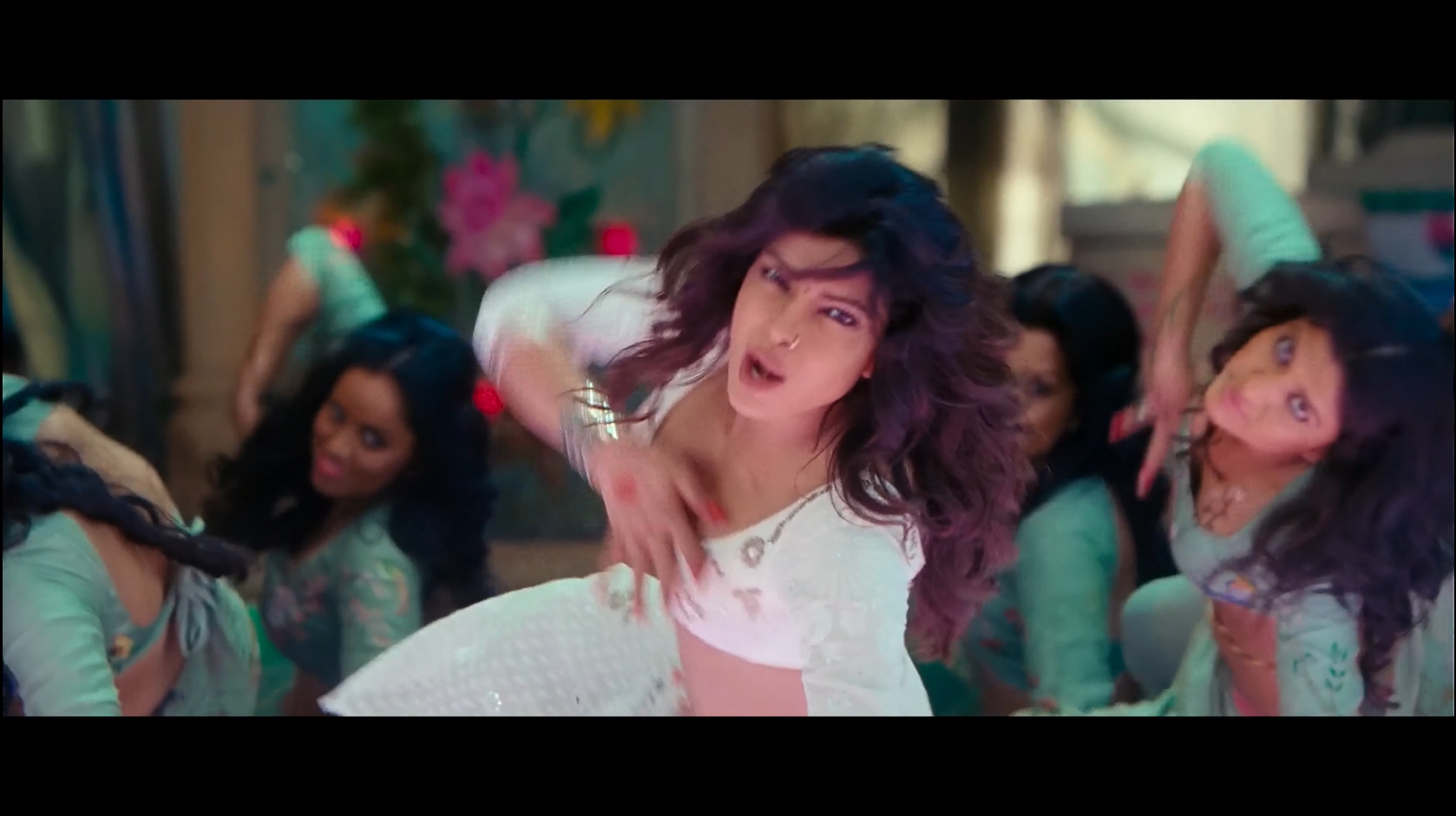 Ram Chahe Leela 4 K 60 FPS Full Song Priyanka Chopra, Ranveer Singh Goliyon Ki Rasleela Ram ...