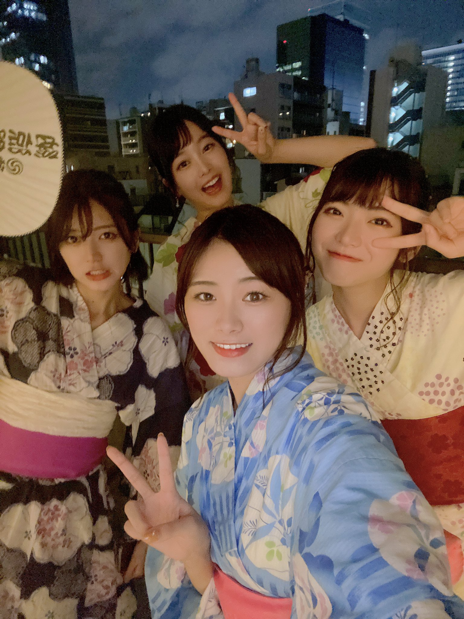 F0 By IDDa EAAE4 Kz — Postimages