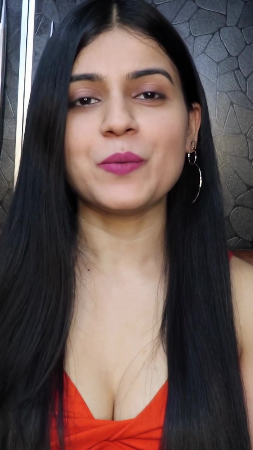 Nidhi Chaudhary Cleavage 004 — Postimages