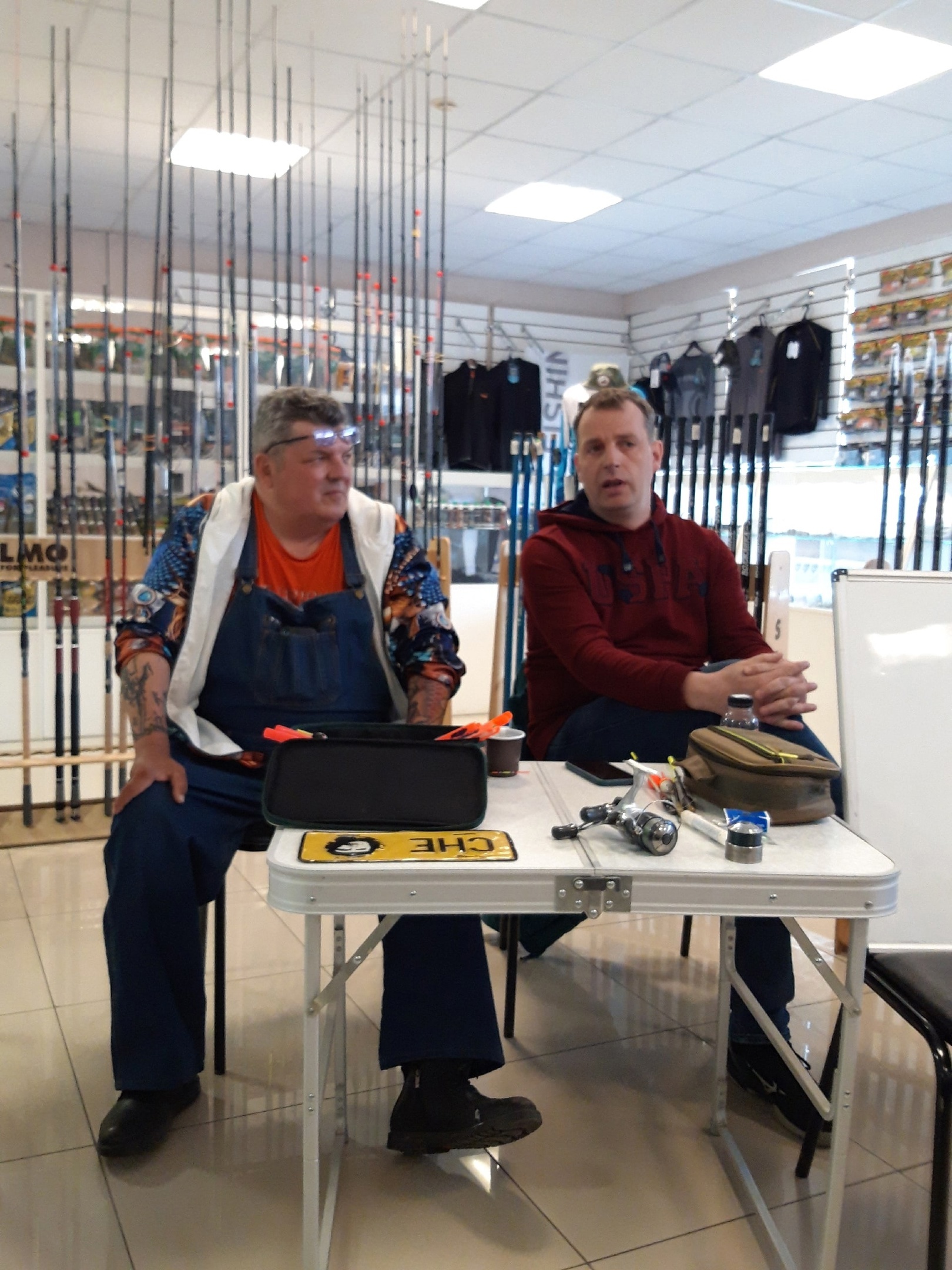 KS6 UZU9 TRMg — Postimages