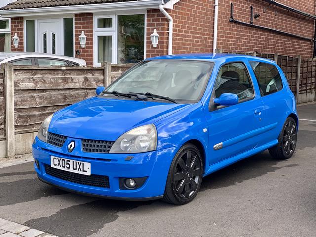 Renault Clio 182 Cup, Racing Blue, 63,900 miles | The M3cutters