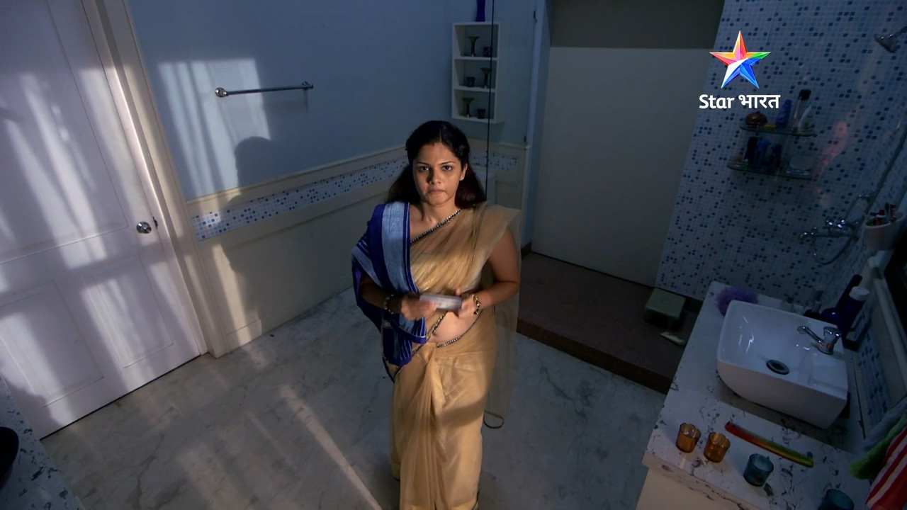 Young Anuya Bhagvath Sexy Navel and Boobs in Saree mp4 snapshot 02 04 656 — Postimages