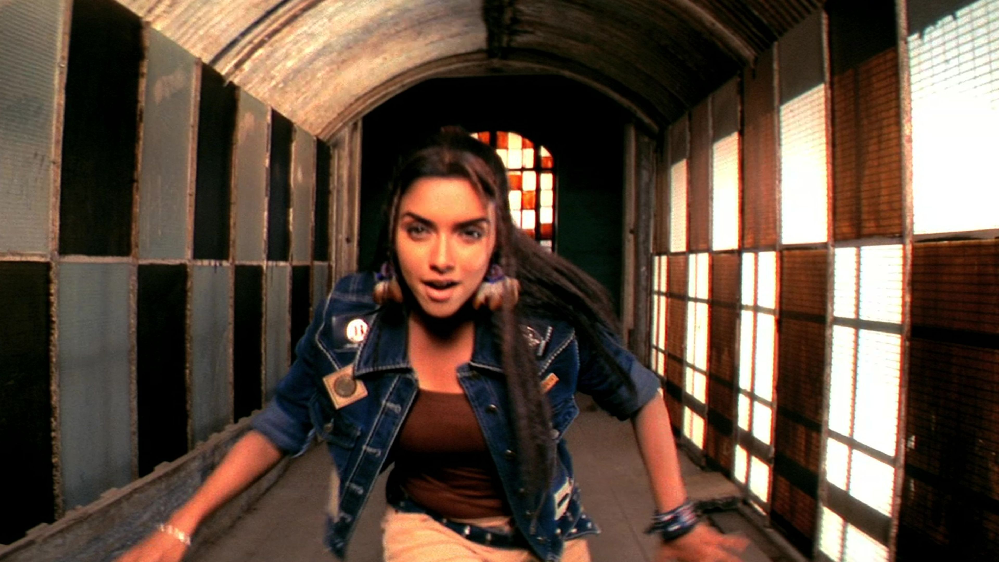 1(595) — Postimages