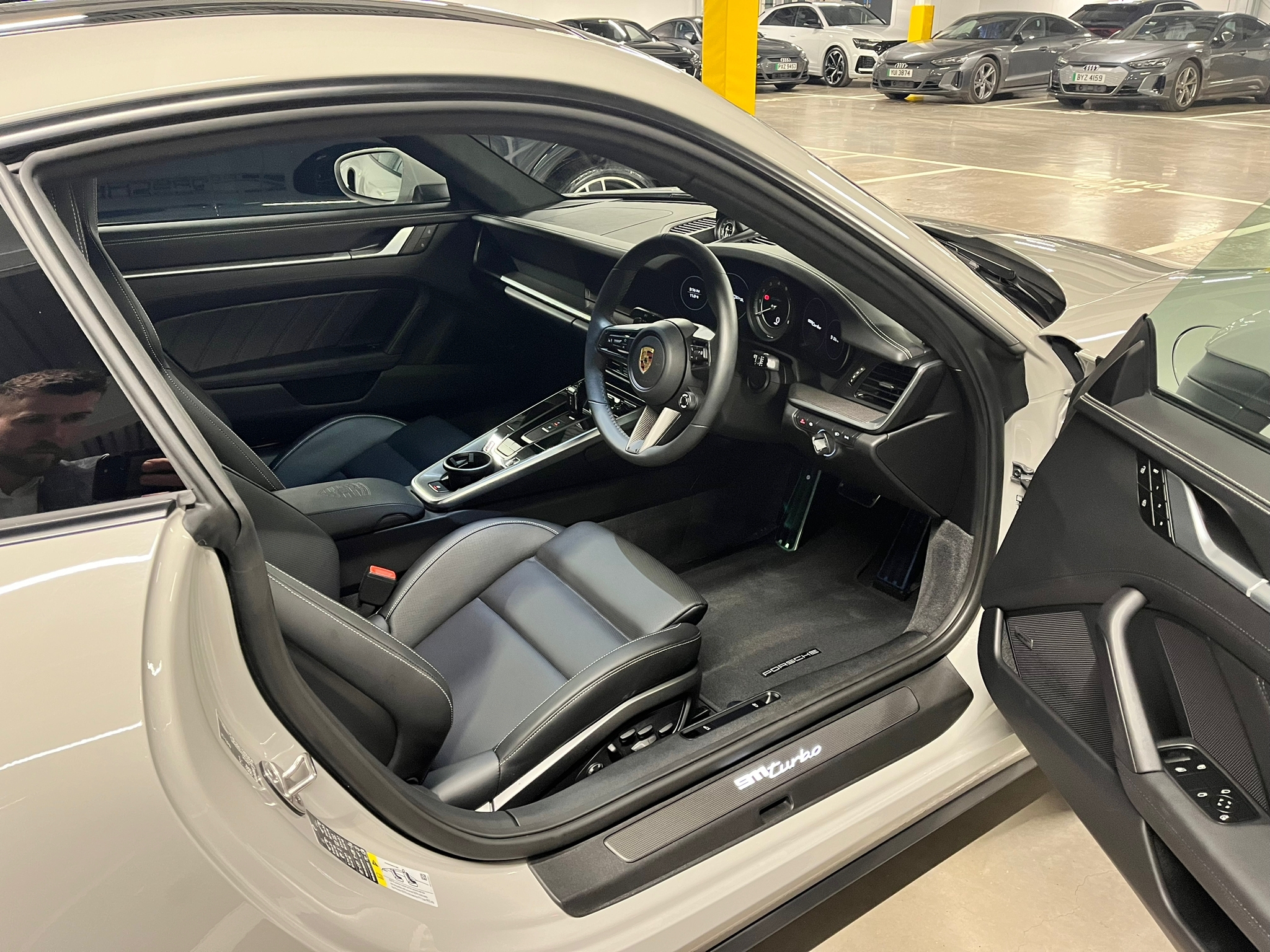 992 Turbo interior — Postimages