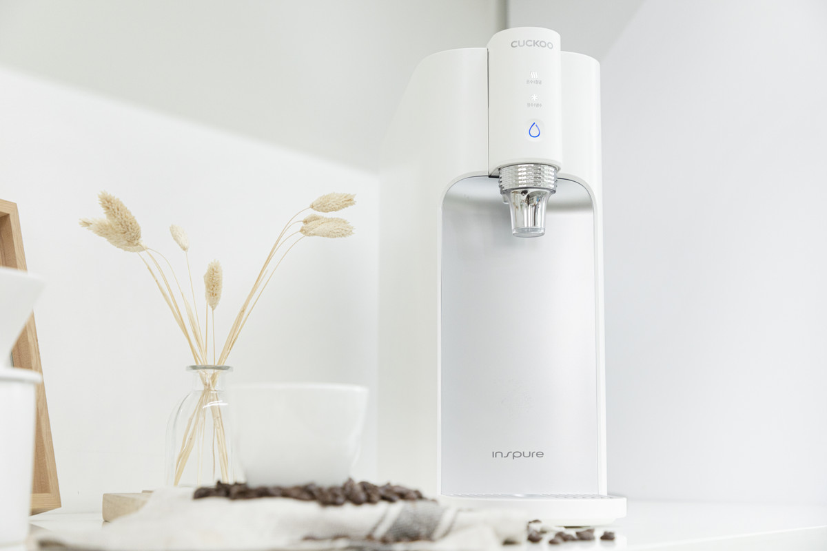 This Sleek Water Purifier Comes With An Instant Extra Hot Function ...
