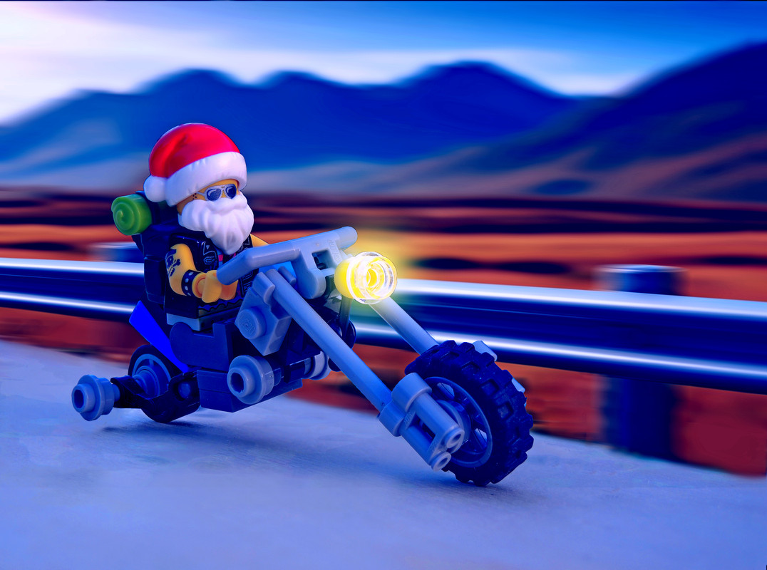 Santa Claus on the road2 — Postimages