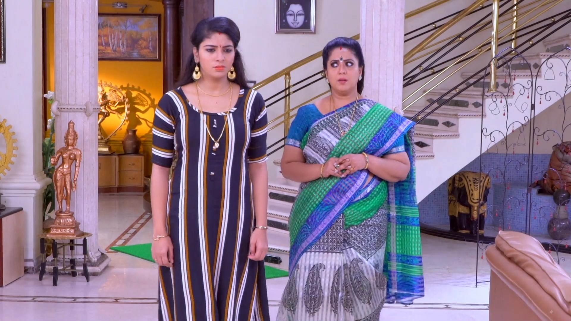 Roopashree big navel slip in saree mp4 snapshot 00 44 400 — Postimages