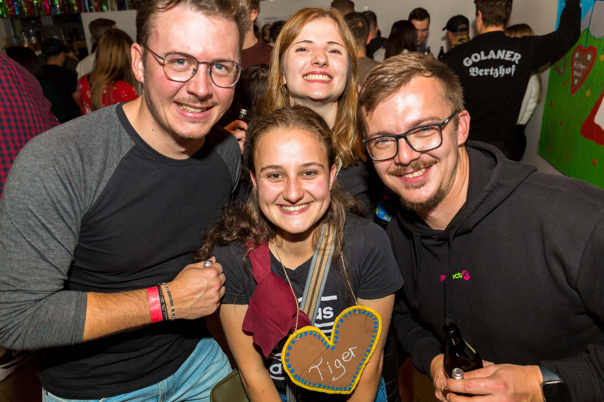 QW4B0816 — Postimages