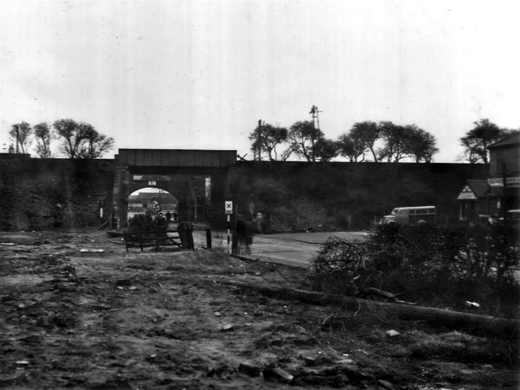 Old Roan Station Towards Ormskirk Road — Postimages