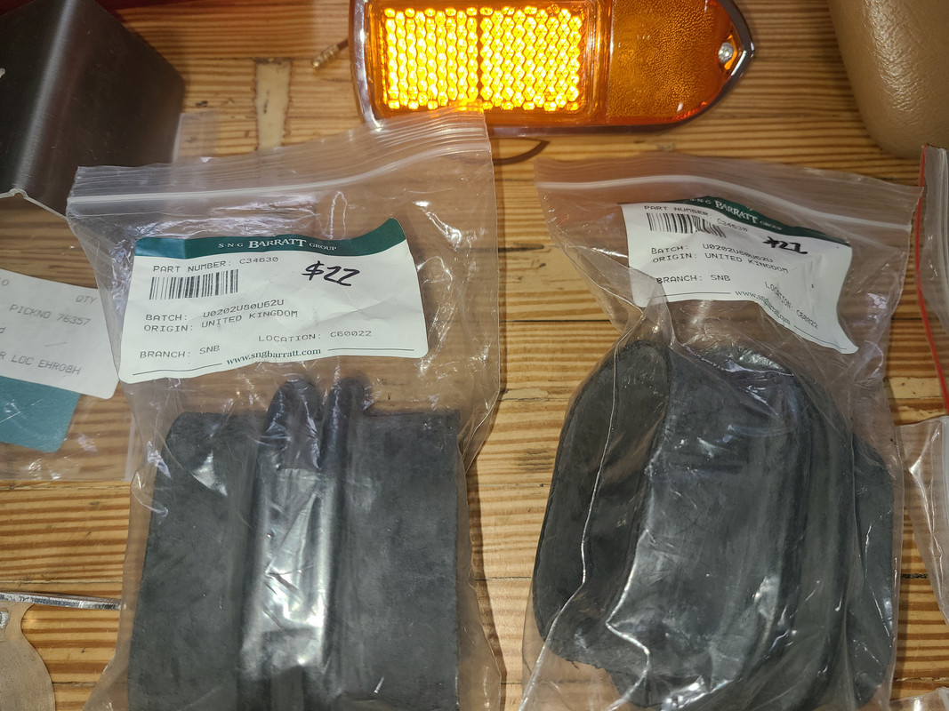 4 Air filter Bellows and pair of Front Side Lamps Assys — Postimages