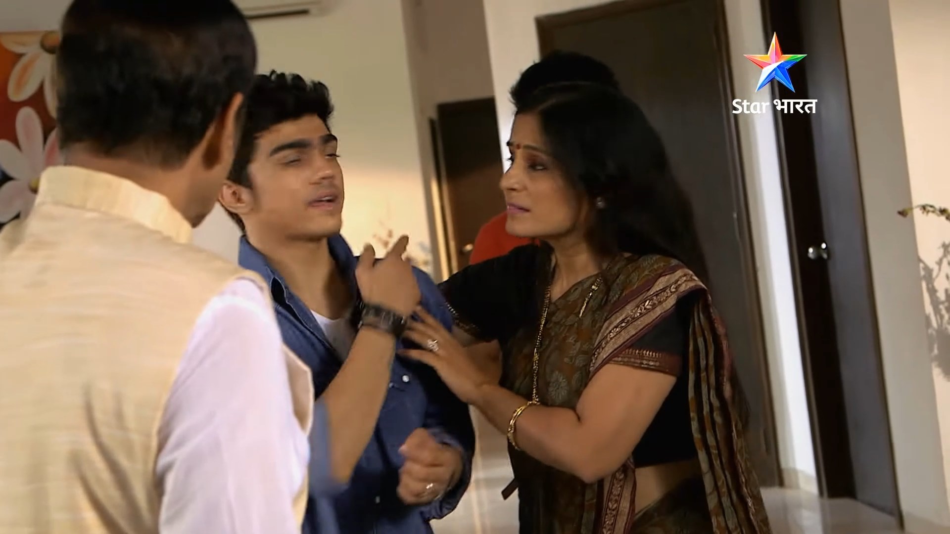 Desi Sexy Serial actress Deep big anvel slips in saree crime patrol mp4 snapshot 00 09 113 ...