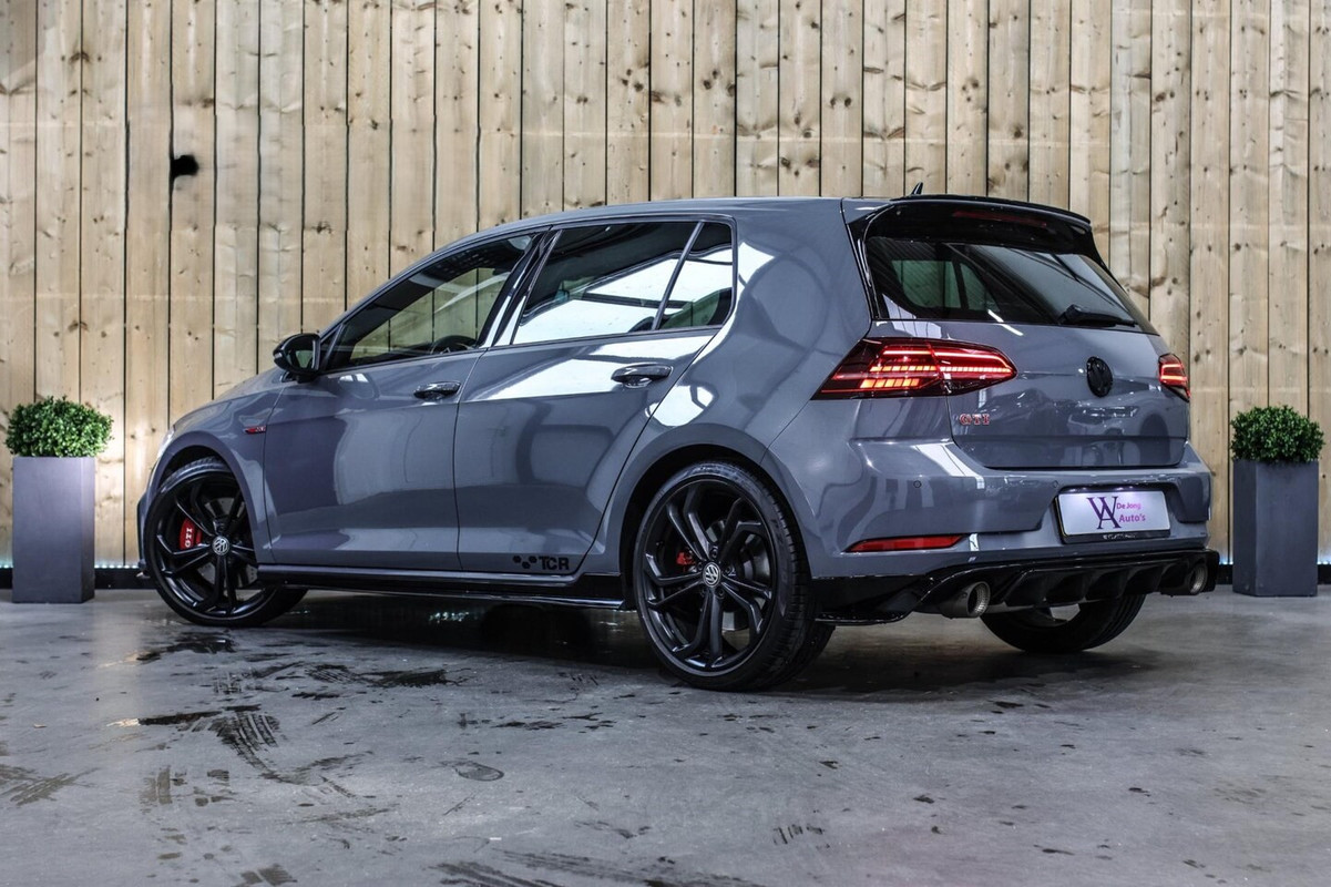 volkswagen golf 2 0 tsi gti tcr akra dynaudio dcc camera keyless — Postimages