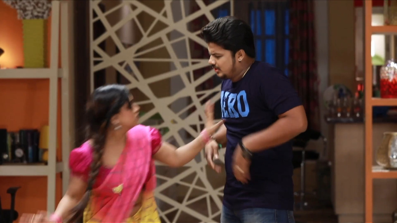 Tamil Serial actress Sexy Wide Navel Show mkv snapshot 00 01 698 ...