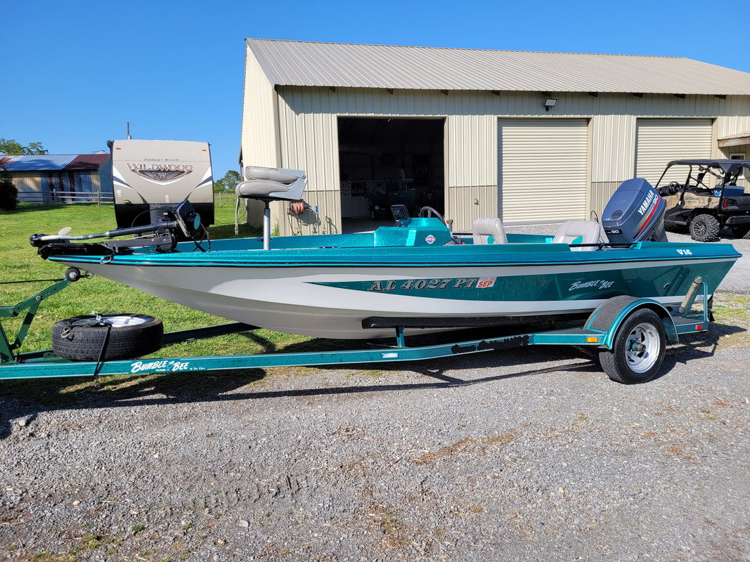 Bumble Bee Bass Boats 2004 Bumble Bee 2100